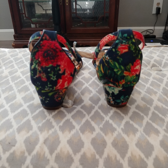 Diba | Shoes | Diba Floral Wedges | Poshmark